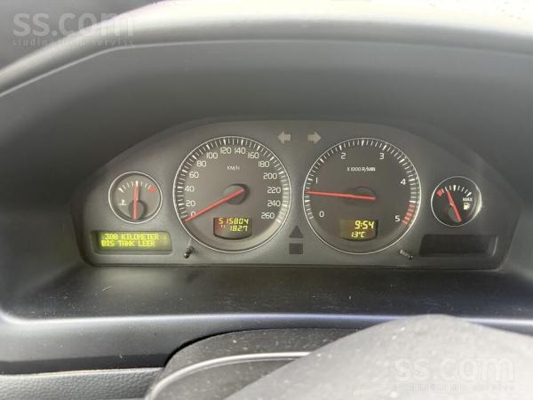 Grey Volvo V70 2004 in Rezekne, with an engine capacity of 2.40 L and mileage of 516 thousand km for 1150 €, photo 7 on AUTOMOTO.COM.LV