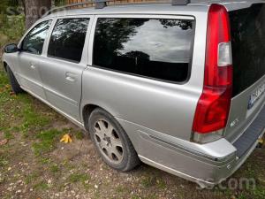 Grey Volvo V70 2004 in Riga, with an engine capacity of 2.00 L and mileage of 282 thousand km for 950 €, photo  on AUTOMOTO.COM.LV