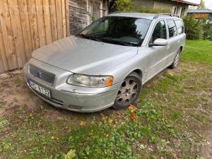 Grey Volvo V70 2004 in Riga, with an engine capacity of 2.00 L and mileage of 282 thousand km for 950 €, photo 4 on AUTOMOTO.COM.LV
