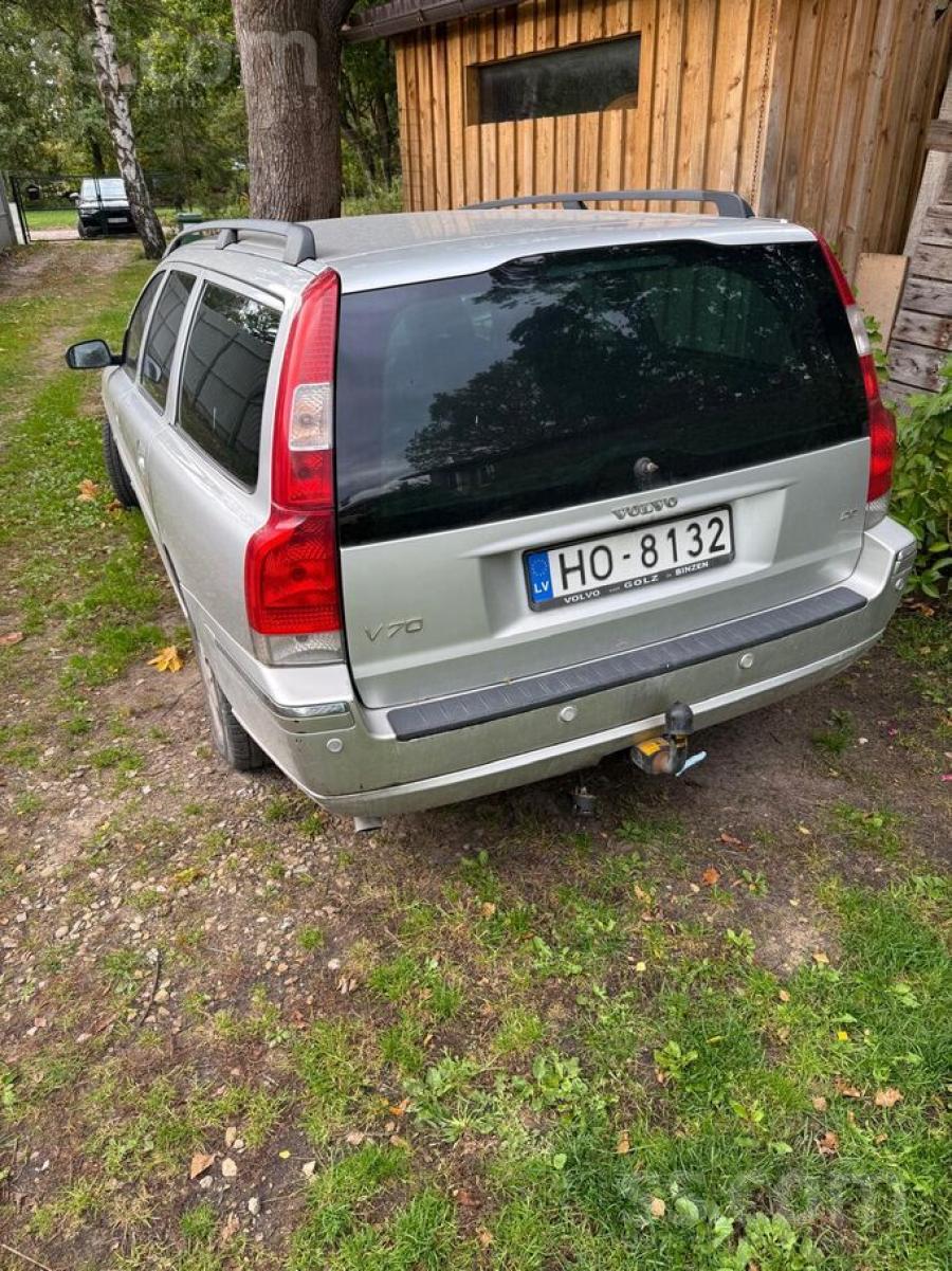 Grey Volvo V70 2004 in Riga, with an engine capacity of 2.00 L and mileage of 282 thousand km for 950 €, photo 7 on AUTOMOTO.COM.LV