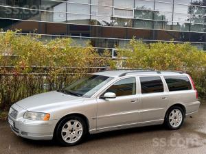 Grey Volvo V70 2004 in Riga, with an engine capacity of 2.40 L and mileage of 282 thousand km for 1390 €, photo  on AUTOMOTO.COM.LV