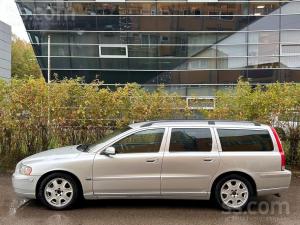 Pelēks Volvo V70 2004 Rīga, ar dzinēja tilpumu 2.40 L un nobraukumu 282 tūkst. km par 1390 €, foto 3 vietnē AUTOMOTO.COM.LV
