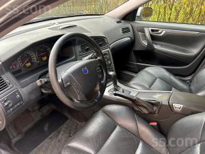 Pelēks Volvo V70 2004 Rīga, ar dzinēja tilpumu 2.40 L un nobraukumu 282 tūkst. km par 1390 €, foto 5 vietnē AUTOMOTO.COM.LV