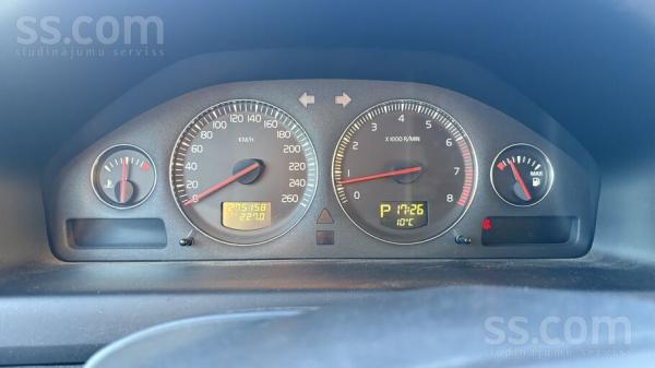 Pelēks Volvo V70 2004 Rīga, ar dzinēja tilpumu 2.50 L un nobraukumu 275 tūkst. km par 1990 €, foto 7 vietnē AUTOMOTO.COM.LV