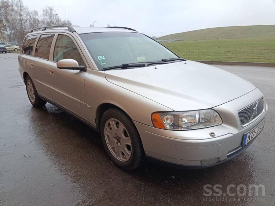 Pelēks Volvo V70 2005 Rīga, ar dzinēja tilpumu 2.40 L un nobraukumu 307 tūkst. km par 2150 €, foto 1 vietnē AUTOMOTO.COM.LV