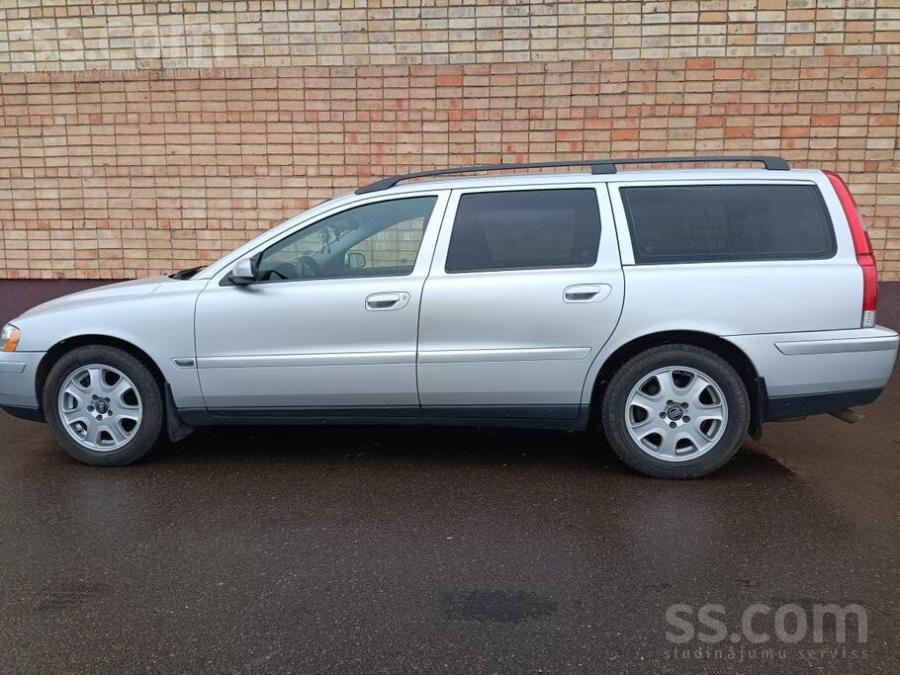 Pelēks Volvo V70 2005 Rīga, ar dzinēja tilpumu 2.40 L un nobraukumu 307 tūkst. km par 2150 €, foto 11 vietnē AUTOMOTO.COM.LV