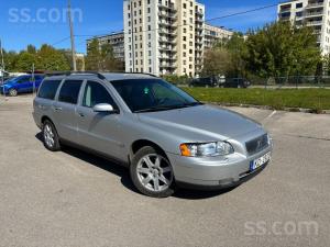 Grey Volvo V70 2005 in Riga, with an engine capacity of 2.40 L and mileage of 308 thousand km for 7490 €, photo 3 on AUTOMOTO.COM.LV