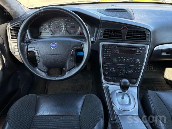 Pelēks Volvo V70 2005 Rīga, ar dzinēja tilpumu 2.40 L un nobraukumu 308 tūkst. km par 7490 €, foto 7 vietnē AUTOMOTO.COM.LV