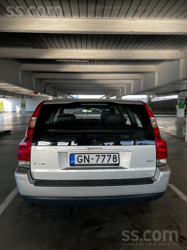 Pelēks Volvo V70 2005 Rīga, ar dzinēja tilpumu 2.40 L un nobraukumu 309 tūkst. km par 8850 €, foto 4 vietnē AUTOMOTO.COM.LV