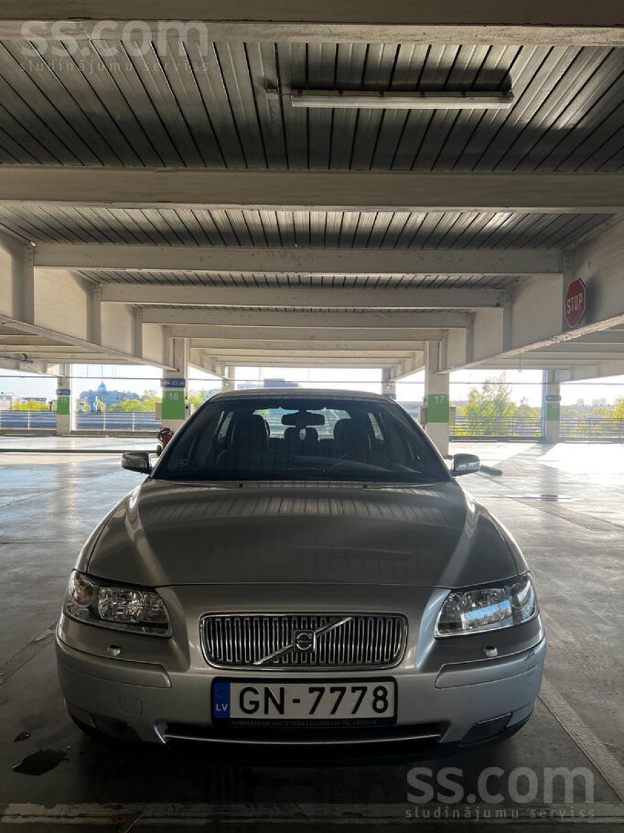 Pelēks Volvo V70 2005 Rīga, ar dzinēja tilpumu 2.40 L un nobraukumu 309 tūkst. km par 8850 €, foto 8 vietnē AUTOMOTO.COM.LV