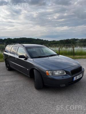 Grey Volvo V70 2005 in Aizkraukle, with an engine capacity of 2.40 L and mileage of 450 thousand km for 2100 €, photo 4 on AUTOMOTO.COM.LV