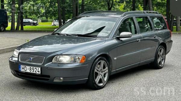 Pelēks Volvo V70 2005 Rīga, ar dzinēja tilpumu 2.40 L un nobraukumu 278 tūkst. km par 1500 €, foto 1 vietnē AUTOMOTO.COM.LV