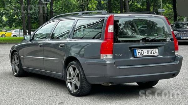 Pelēks Volvo V70 2005 Rīga, ar dzinēja tilpumu 2.40 L un nobraukumu 278 tūkst. km par 1500 €, foto 2 vietnē AUTOMOTO.COM.LV
