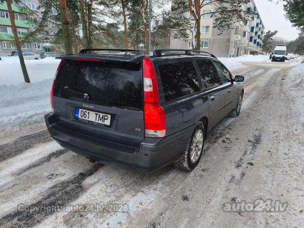 Pelēks Volvo V70 2005 Tallina, ar dzinēja tilpumu 2.40 L un nobraukumu 417 tūkst. km par 2700 €, foto 6 vietnē AUTOMOTO.COM.LV