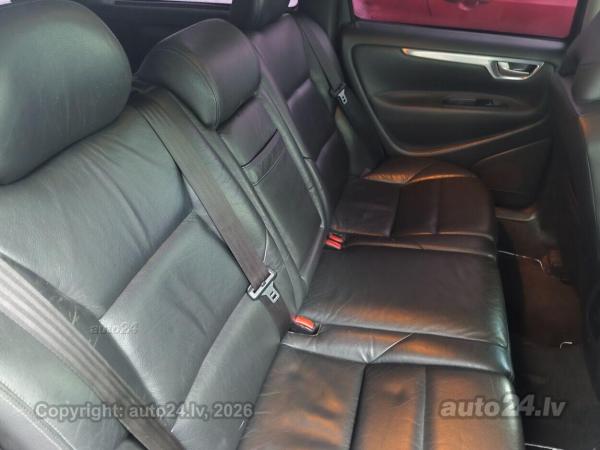 Pelēks Volvo V70 2005 Tallina, ar dzinēja tilpumu 2.40 L un nobraukumu 417 tūkst. km par 2700 €, foto 9 vietnē AUTOMOTO.COM.LV