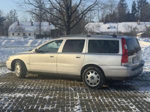 Grey Volvo V70 2005 in Kaunas, with an engine capacity of 2.44 L and mileage of 449 thousand km for 1650 €, photo 3 on AUTOMOTO.COM.LV