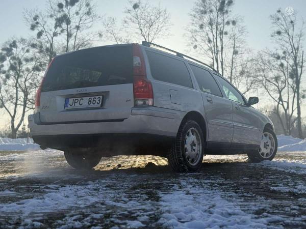 Pelēks Volvo V70 2005 Kauņa, ar dzinēja tilpumu 2.44 L un nobraukumu 449 tūkst. km par 1650 €, foto 5 vietnē AUTOMOTO.COM.LV