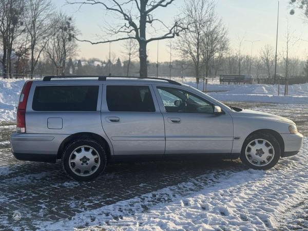 Pelēks Volvo V70 2005 Kauņa, ar dzinēja tilpumu 2.44 L un nobraukumu 449 tūkst. km par 1650 €, foto 6 vietnē AUTOMOTO.COM.LV