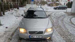 Grey Volvo V70 2005 in Riga, with an engine capacity of 2.40 L and mileage of 277 thousand km for 1300 €, photo  on AUTOMOTO.COM.LV