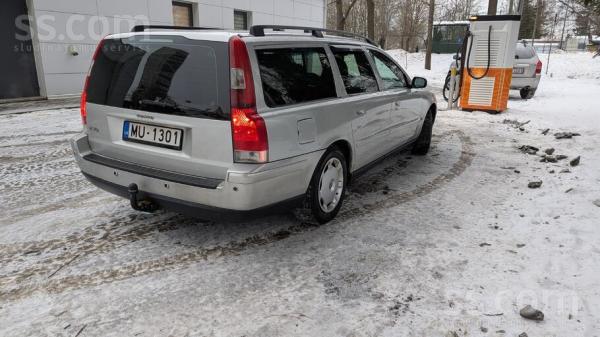 Pelēks Volvo V70 2005 Rīga, ar dzinēja tilpumu 2.40 L un nobraukumu 277 tūkst. km par 1300 €, foto 5 vietnē AUTOMOTO.COM.LV