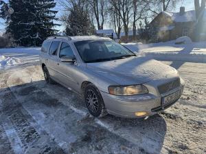 Grey Volvo V70 2005 in Anyksciai, with an engine capacity of 2.40 L and mileage of 307 thousand km for 1500 €, photo  on AUTOMOTO.COM.LV