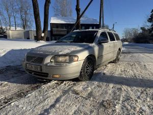 Grey Volvo V70 2005 in Anyksciai, with an engine capacity of 2.40 L and mileage of 307 thousand km for 1500 €, photo 3 on AUTOMOTO.COM.LV