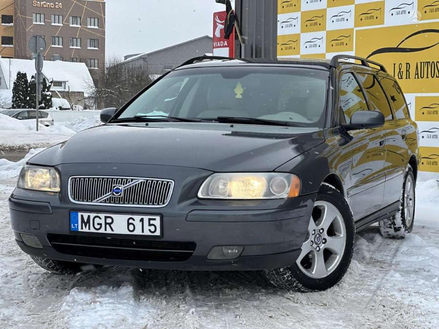 Pelēks Volvo V70 2005 Šauļi, ar dzinēja tilpumu 2.40 L un nobraukumu 295 tūkst. km par 2650 €, foto 1 vietnē AUTOMOTO.COM.LV