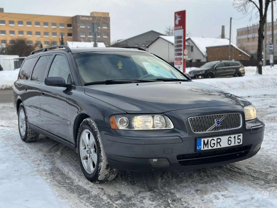 Pelēks Volvo V70 2005 Šauļi, ar dzinēja tilpumu 2.40 L un nobraukumu 295 tūkst. km par 2650 €, foto 6 vietnē AUTOMOTO.COM.LV