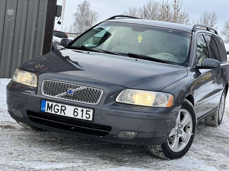 Pelēks Volvo V70 2005 Šauļi, ar dzinēja tilpumu 2.40 L un nobraukumu 295 tūkst. km par 2650 €, foto 7 vietnē AUTOMOTO.COM.LV