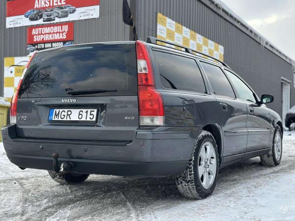Grey Volvo V70 2005 in Siauliai, with an engine capacity of 2.40 L and mileage of 295 thousand km for 2650 €, photo 11 on AUTOMOTO.COM.LV