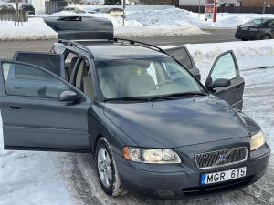 Grey Volvo V70 2005 in Siauliai, with an engine capacity of 2.40 L and mileage of 295 thousand km for 2650 €, photo 17 on AUTOMOTO.COM.LV