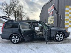 Grey Volvo V70 2005 in Siauliai, with an engine capacity of 2.40 L and mileage of 295 thousand km for 2650 €, photo 25 on AUTOMOTO.COM.LV