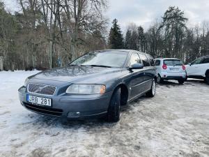 Grey Volvo V70 2005 in Kaunas, with an engine capacity of 2.40 L and mileage of 342 thousand km for 2200 €, photo 2 on AUTOMOTO.COM.LV