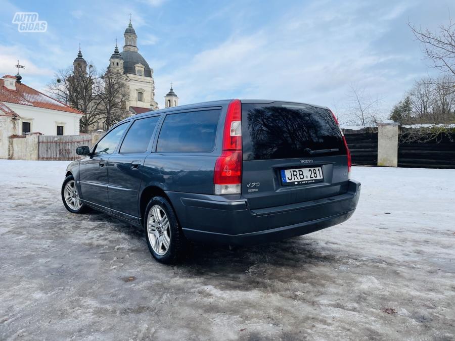 Grey Volvo V70 2005 in Kaunas, with an engine capacity of 2.40 L and mileage of 342 thousand km for 2200 €, photo 4 on AUTOMOTO.COM.LV