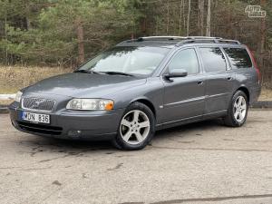 Grey Volvo V70 2005 in Siauliai, with an engine capacity of 2.40 L and mileage of 363 thousand km for 1050 €, photo  on AUTOMOTO.COM.LV