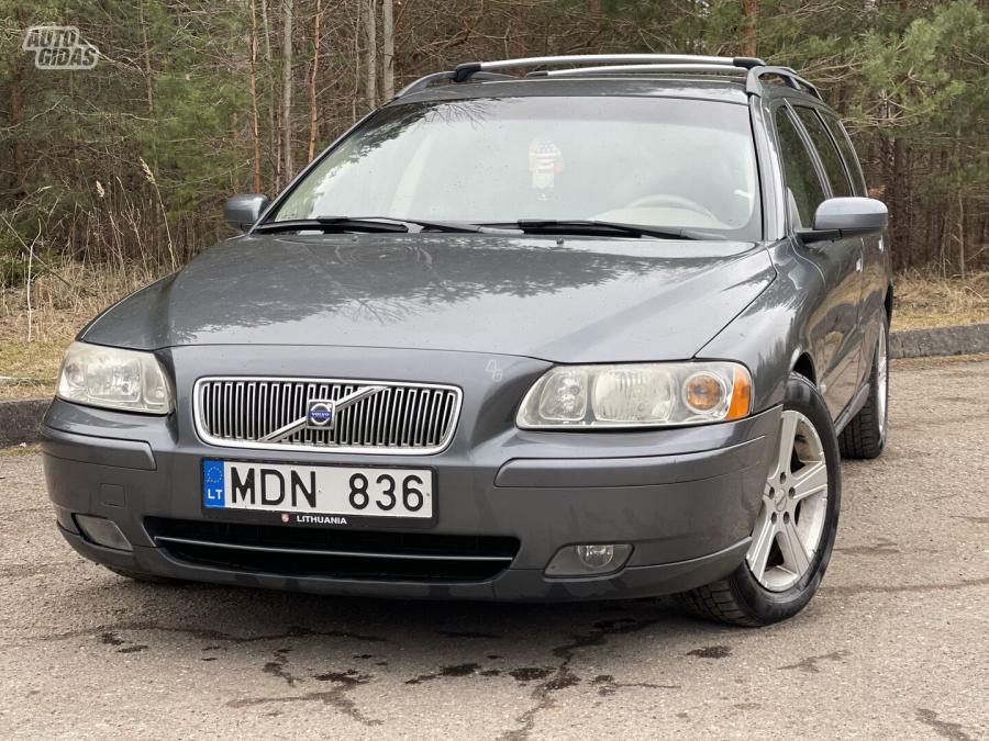 Grey Volvo V70 2005 in Siauliai, with an engine capacity of 2.40 L and mileage of 363 thousand km for 1050 €, photo 4 on AUTOMOTO.COM.LV