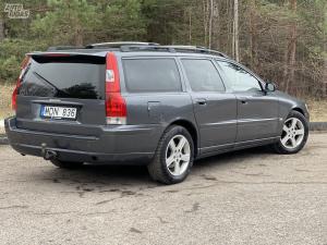Grey Volvo V70 2005 in Siauliai, with an engine capacity of 2.40 L and mileage of 363 thousand km for 1050 €, photo 7 on AUTOMOTO.COM.LV