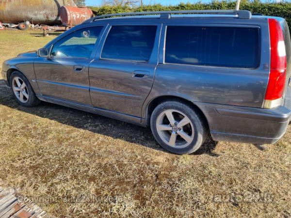 Pelēks Volvo V70 2005 Otepē, ar dzinēja tilpumu 2.40 L un nobraukumu 410 tūkst. km par 1250 €, foto 3 vietnē AUTOMOTO.COM.LV