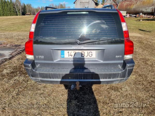 Pelēks Volvo V70 2005 Otepē, ar dzinēja tilpumu 2.40 L un nobraukumu 410 tūkst. km par 1250 €, foto 5 vietnē AUTOMOTO.COM.LV