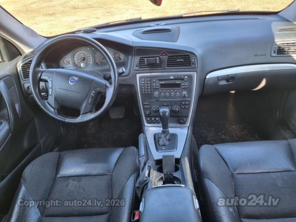 Pelēks Volvo V70 2005 Otepē, ar dzinēja tilpumu 2.40 L un nobraukumu 410 tūkst. km par 1250 €, foto 7 vietnē AUTOMOTO.COM.LV