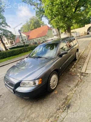 Pelēks Volvo V70 2005 Cēsis, ar dzinēja tilpumu 2.40 L un nobraukumu 366 tūkst. km par 2000 €, foto 6 vietnē AUTOMOTO.COM.LV