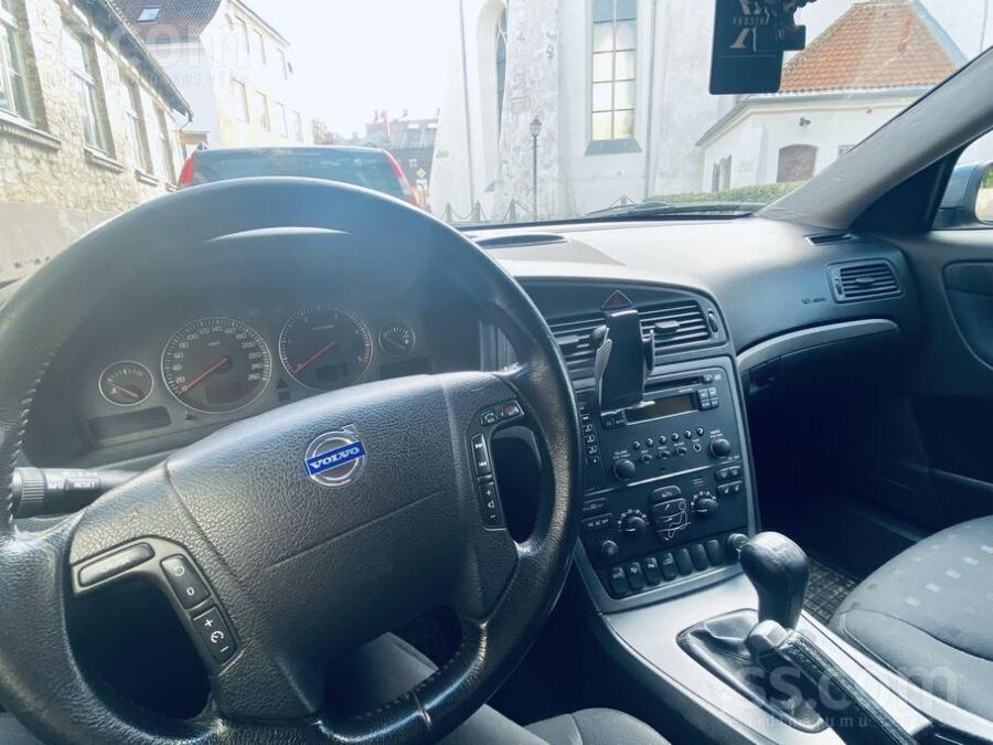 Pelēks Volvo V70 2005 Cēsis, ar dzinēja tilpumu 2.40 L un nobraukumu 366 tūkst. km par 2000 €, foto 7 vietnē AUTOMOTO.COM.LV