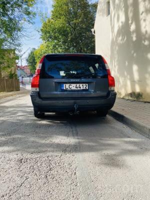 Pelēks Volvo V70 2005 Cēsis, ar dzinēja tilpumu 2.40 L un nobraukumu 366 tūkst. km par 2000 €, foto 16 vietnē AUTOMOTO.COM.LV