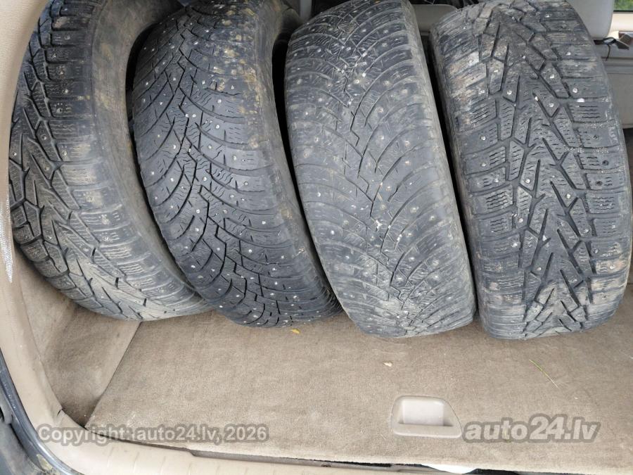 Pelēks Volvo V70 2005 Tallina, ar dzinēja tilpumu 2.40 L un nobraukumu 0 tūkst. km par 1699 €, foto 12 vietnē AUTOMOTO.COM.LV