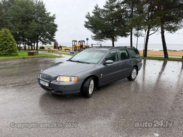Pelēks Volvo V70 2005 Mustvē, ar dzinēja tilpumu 2.40 L un nobraukumu 0 tūkst. km par 1250 €, foto 2 vietnē AUTOMOTO.COM.LV