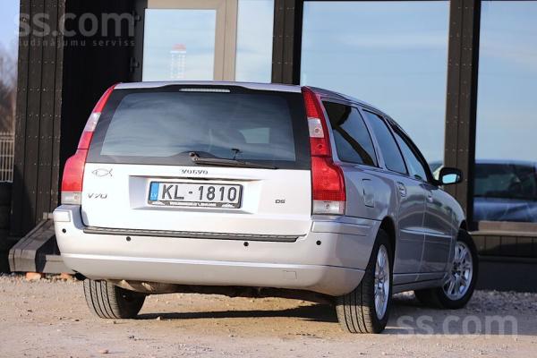Pelēks Volvo V70 2005 Tukums, ar dzinēja tilpumu 2.40 L un nobraukumu 351 tūkst. km par 800 €, foto 2 vietnē AUTOMOTO.COM.LV