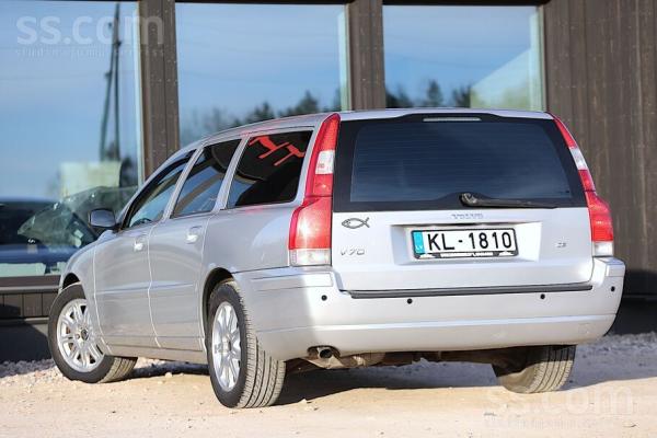 Pelēks Volvo V70 2005 Tukums, ar dzinēja tilpumu 2.40 L un nobraukumu 351 tūkst. km par 800 €, foto 4 vietnē AUTOMOTO.COM.LV
