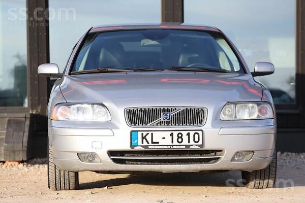 Pelēks Volvo V70 2005 Tukums, ar dzinēja tilpumu 2.40 L un nobraukumu 351 tūkst. km par 800 €, foto 6 vietnē AUTOMOTO.COM.LV