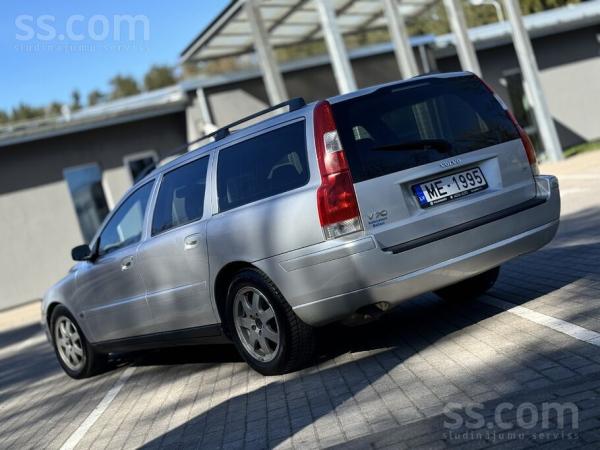 Grey Volvo V70 2005 in Jurmala, with an engine capacity of 2.40 L and mileage of 0 thousand km for 1390 €, photo 2 on AUTOMOTO.COM.LV