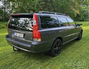 Grey Volvo V70 2005 in Riga, with an engine capacity of 2.50 L and mileage of 397 thousand km for 3500 €, photo 4 on AUTOMOTO.COM.LV